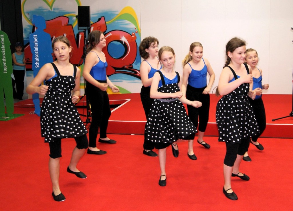 Kindertanz beim 15. Deutschen Kinder- und Jugendhilfetag ...